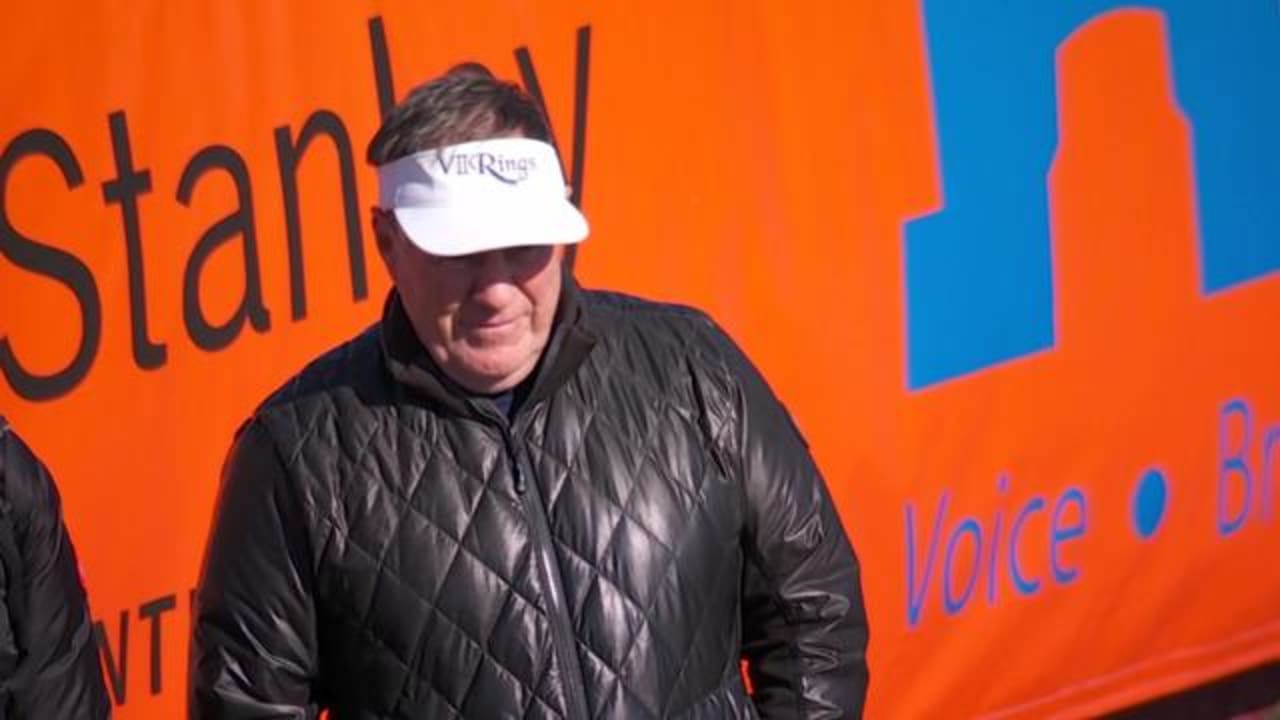 Bill Belichick rocks 'VII Rings' visor at Senior Bowl practice