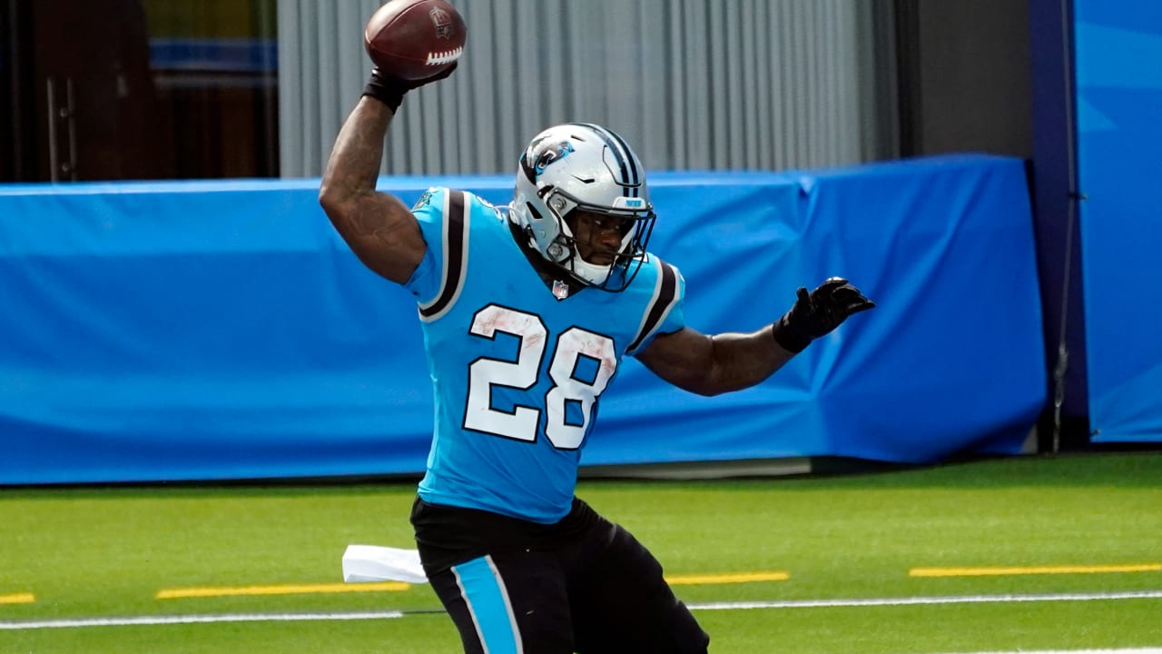 Carolina Panthers running back Mike Davis uses convoy of blocker to ...