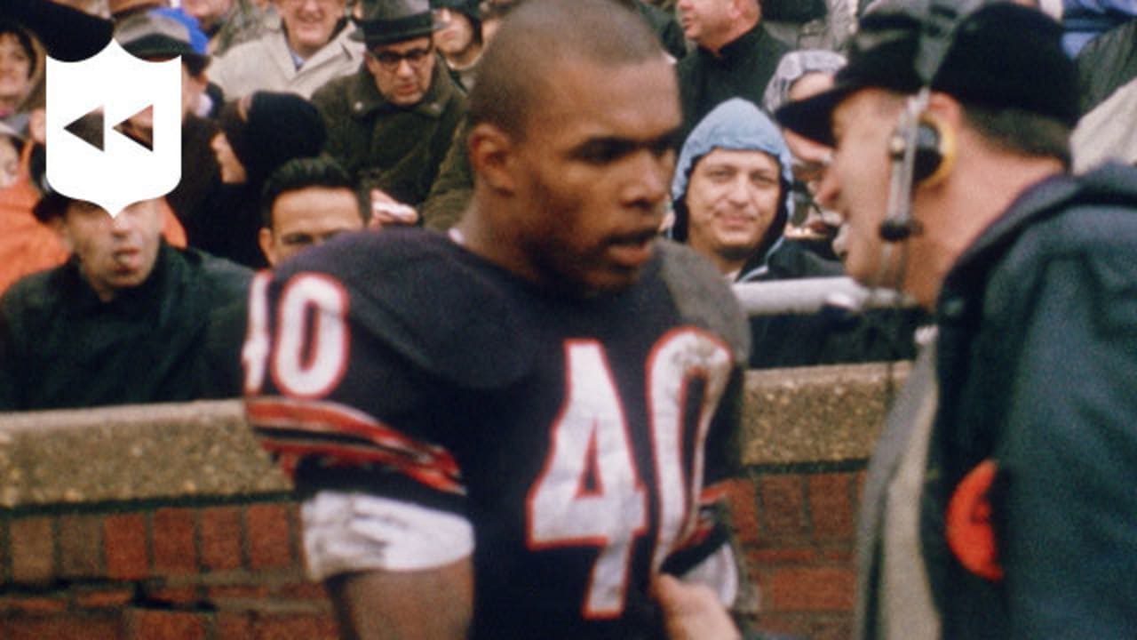 NFL Throwback: Chicago Bears running back Gale Sayers' 6-TD game ...