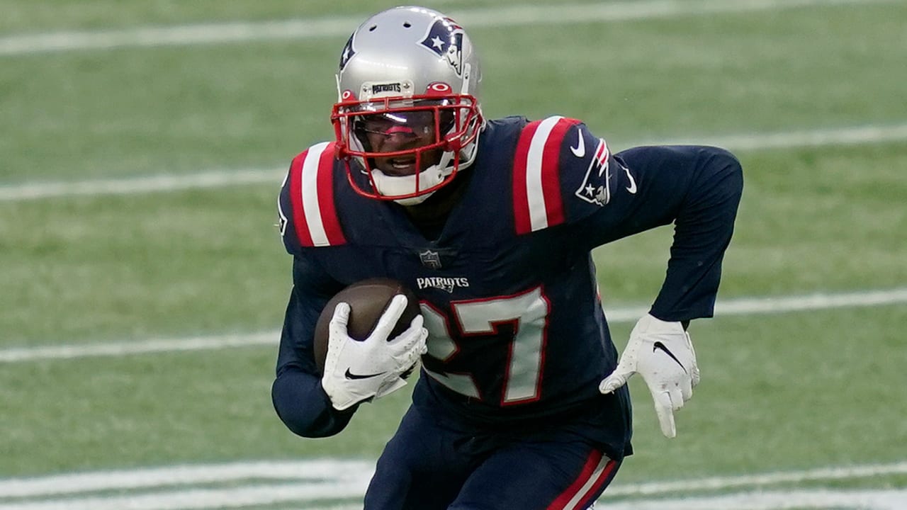 New England Patriots cornerback J.C. Jackson reads New York Jets ...