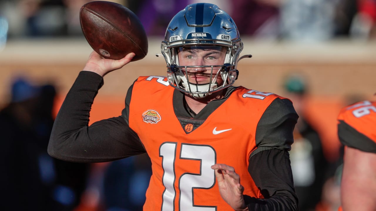 Nevada Wolf Pack connection! Quarterback Carson Strong delivers 12-yard ...