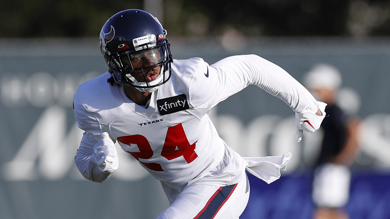Rookie Houston Texans cornerback Derek Stingley Jr. secures an INT at Texans camp
