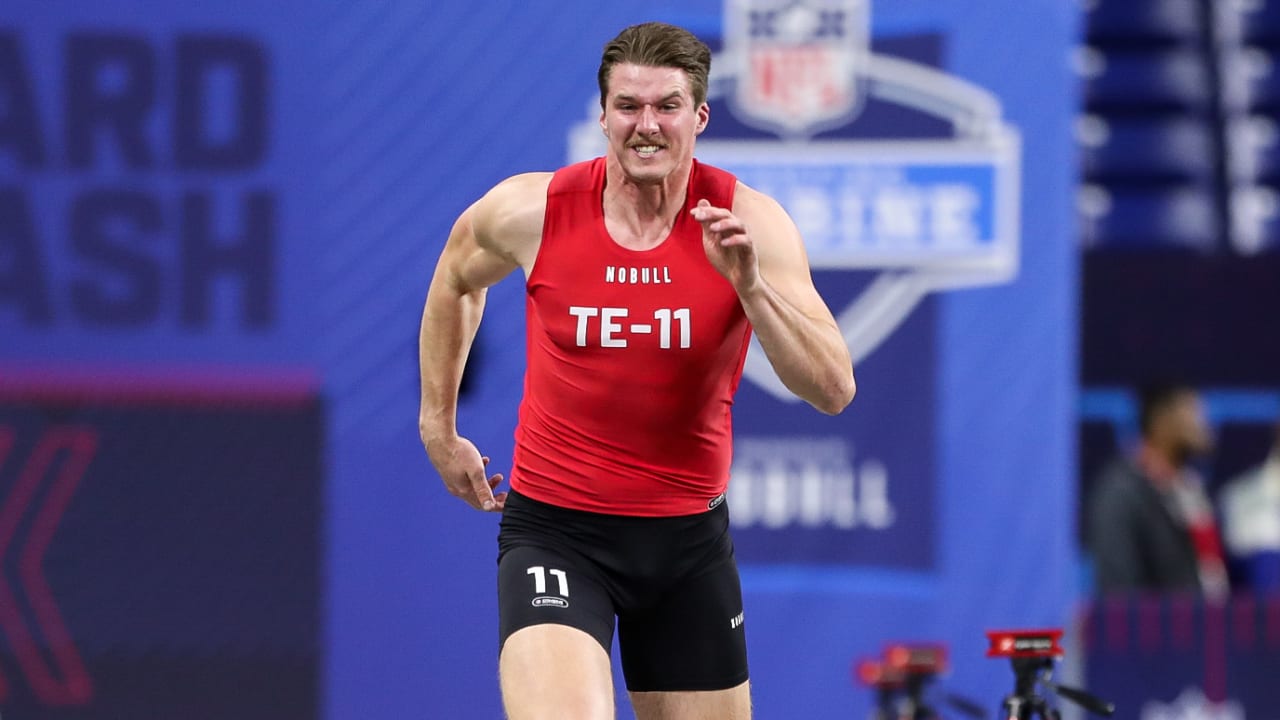 Tight end Luke Musgrave runs official 4.61-second 40-yard dash at 2023 ...