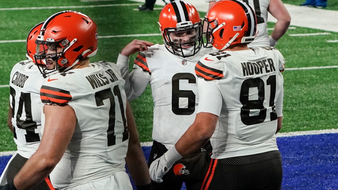 Cleveland Browns tight end Austin Hooper beats the zone for third ...