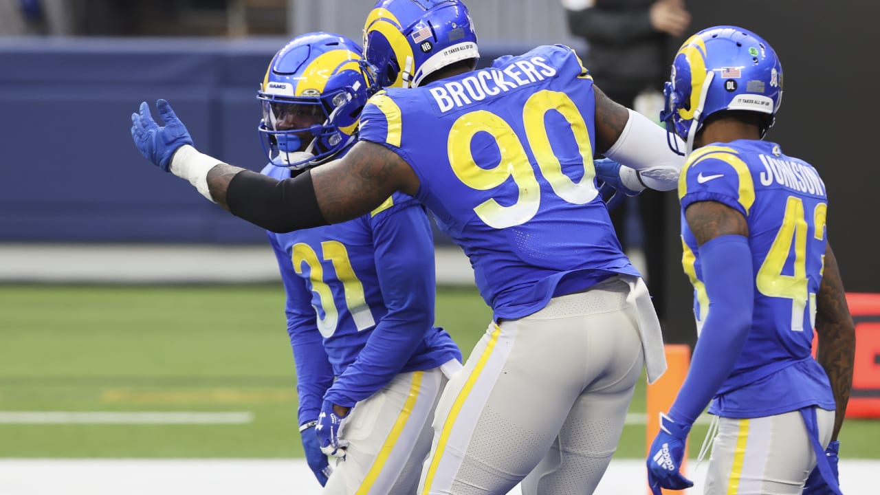 Los Angeles Rams defense makes Seattle Seahawks quarterback Russell ...