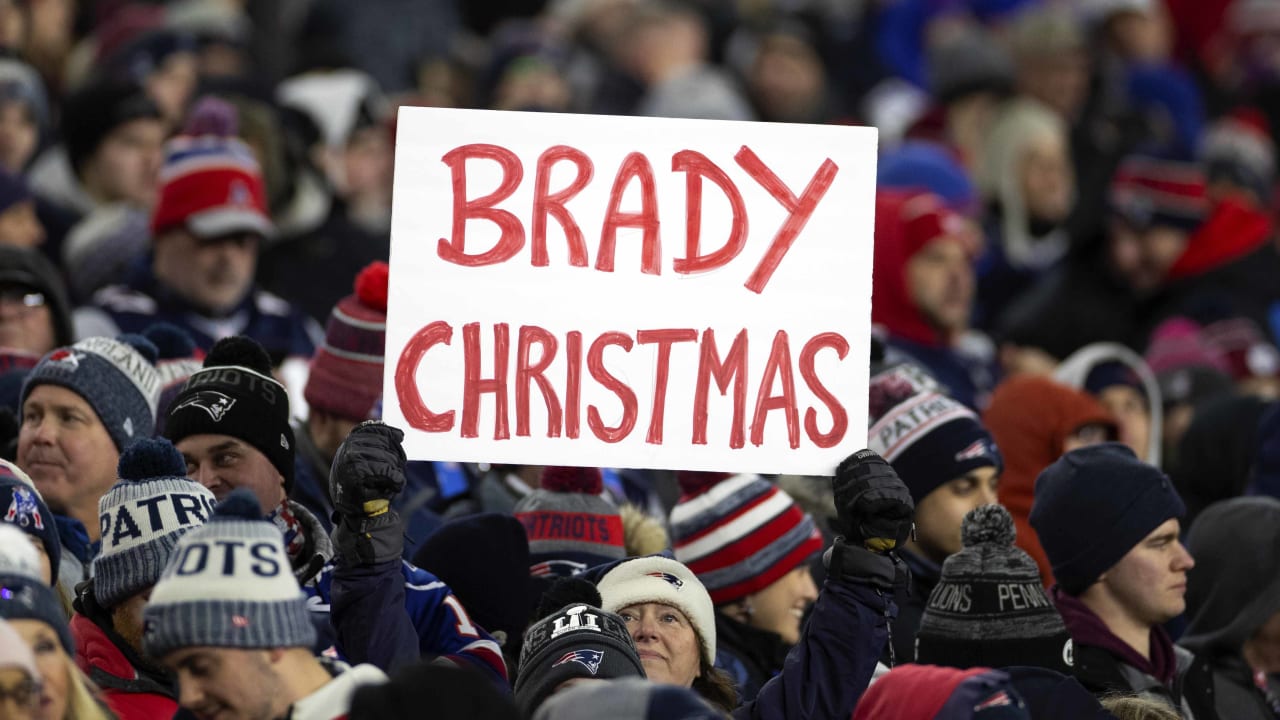 NFL players, clubs celebrate Christmas on social media