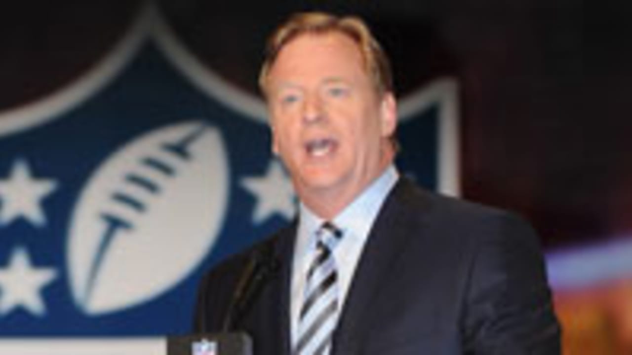 NFL, union working on deal to move 2014 draft to May