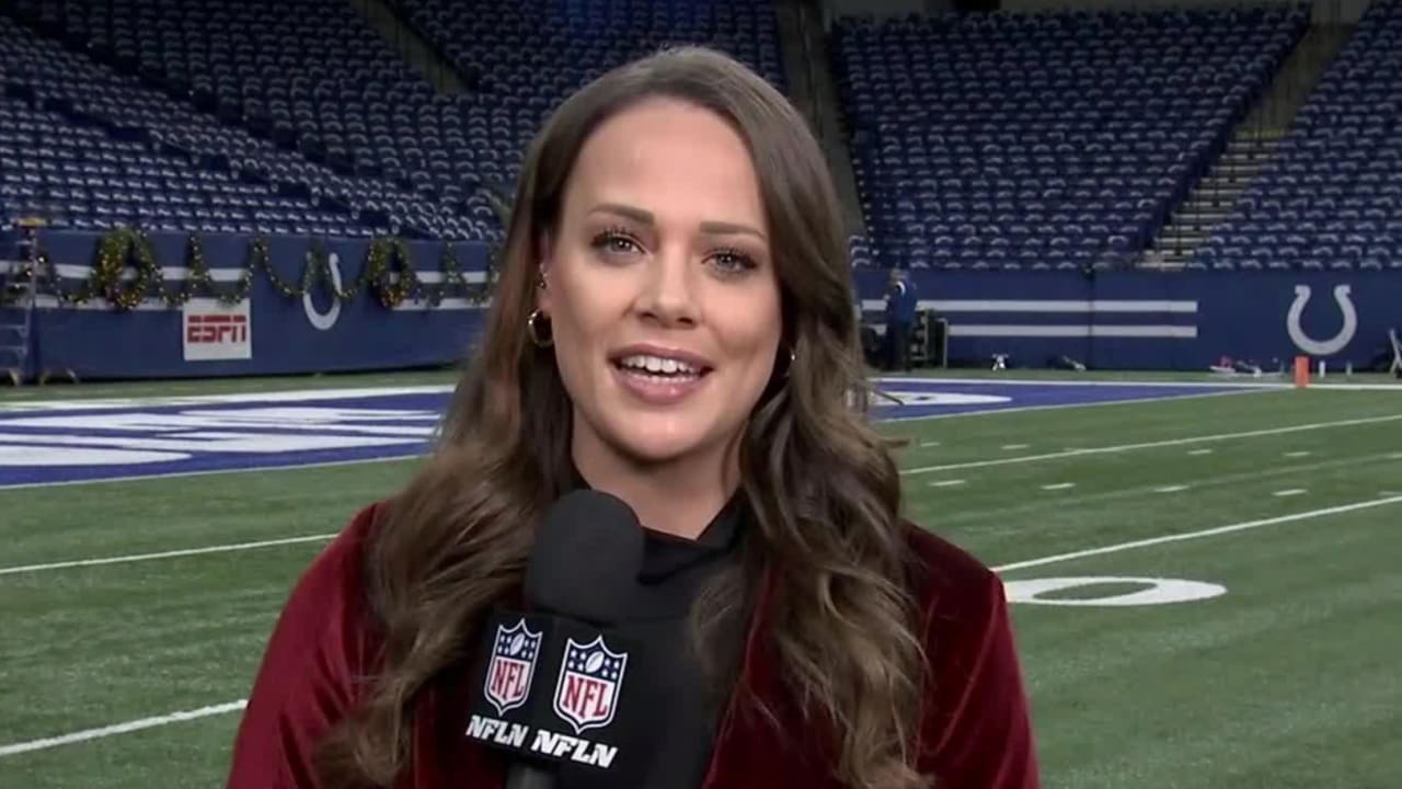 Indianapolis Colts players and cheerleaders sang Christmas carols for ...