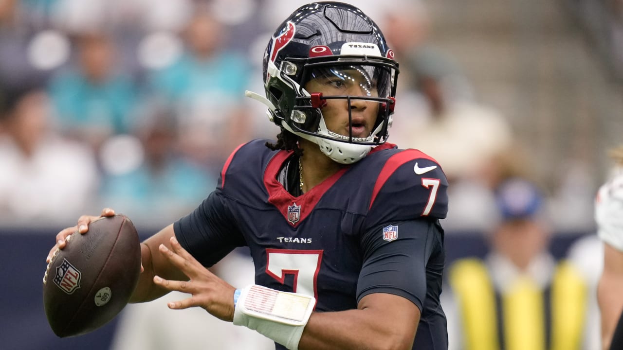 Houston Texans rookie quarterback C.J. Stroud shows touch with 14-yard pass