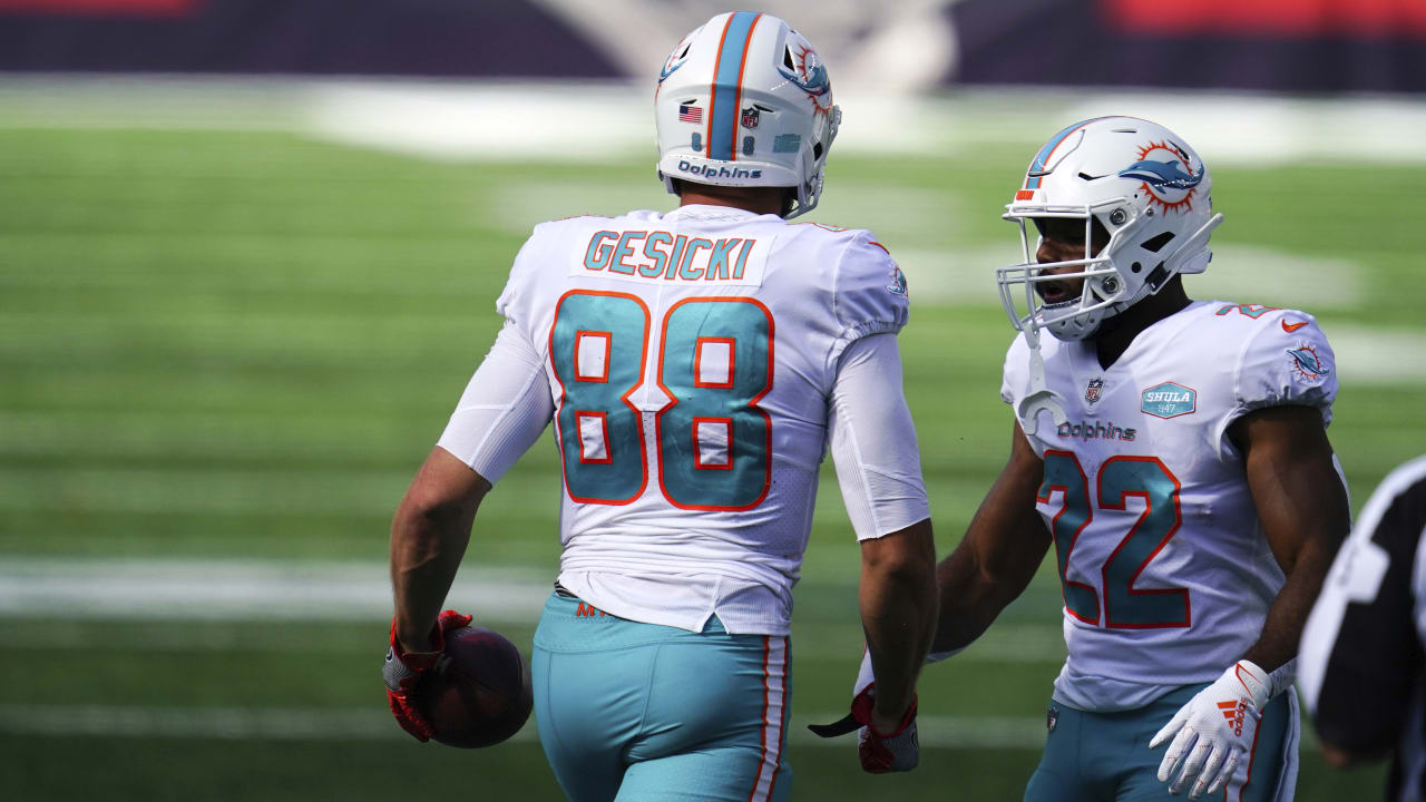 Can't-Miss Play: Miami Dolphins tight end Mike Gesicki makes ABSURD one-hand snag