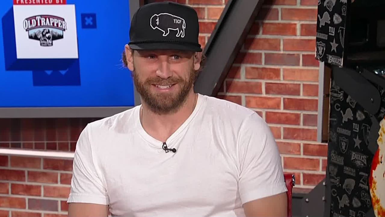 Country music star Chase Rice recalls playing with NFL stars in college