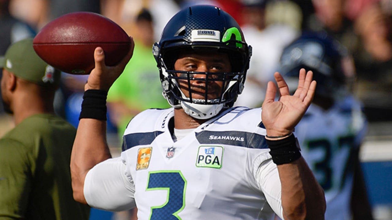 Wilson closes the gap with goal-line TD pass