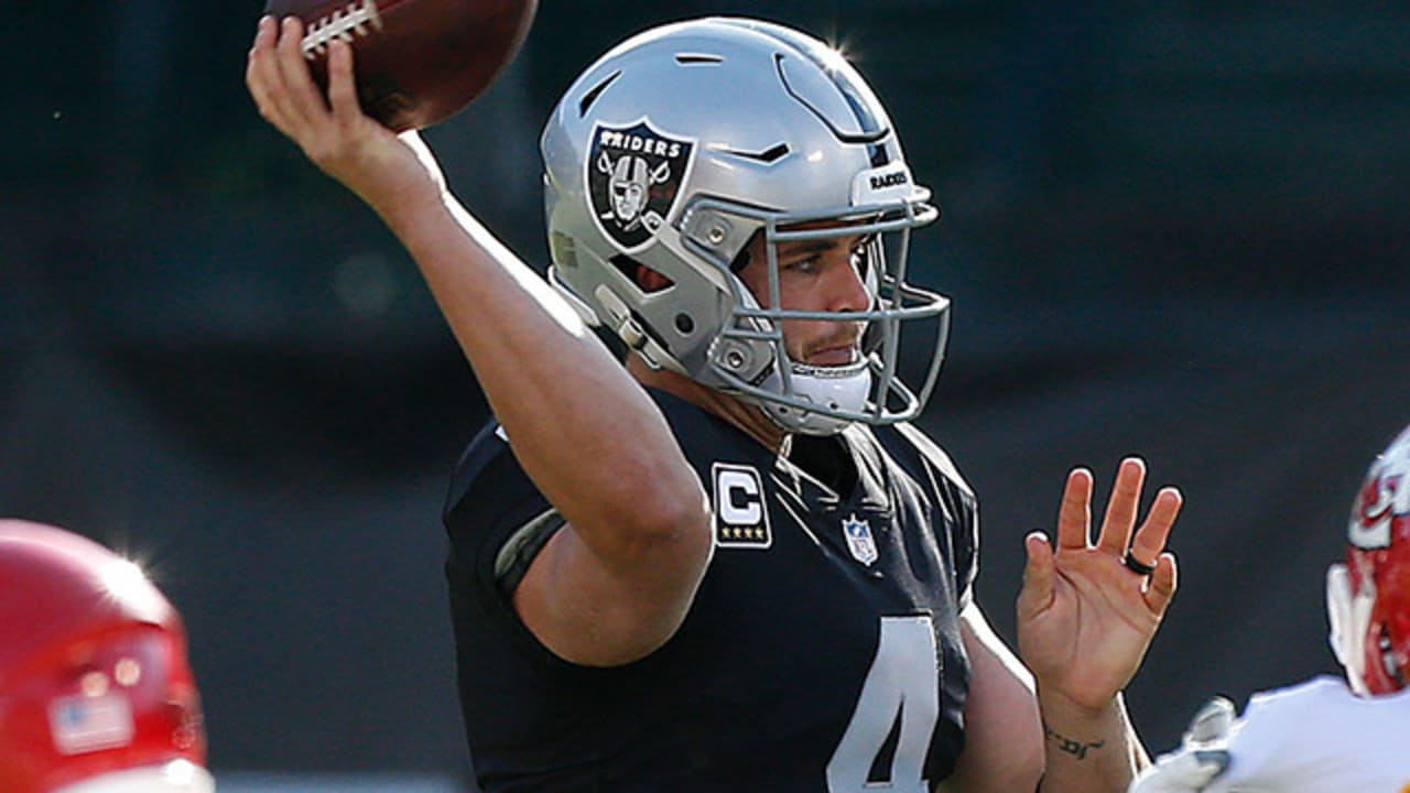 Carr moves up to second on Raiders' all-time passing list