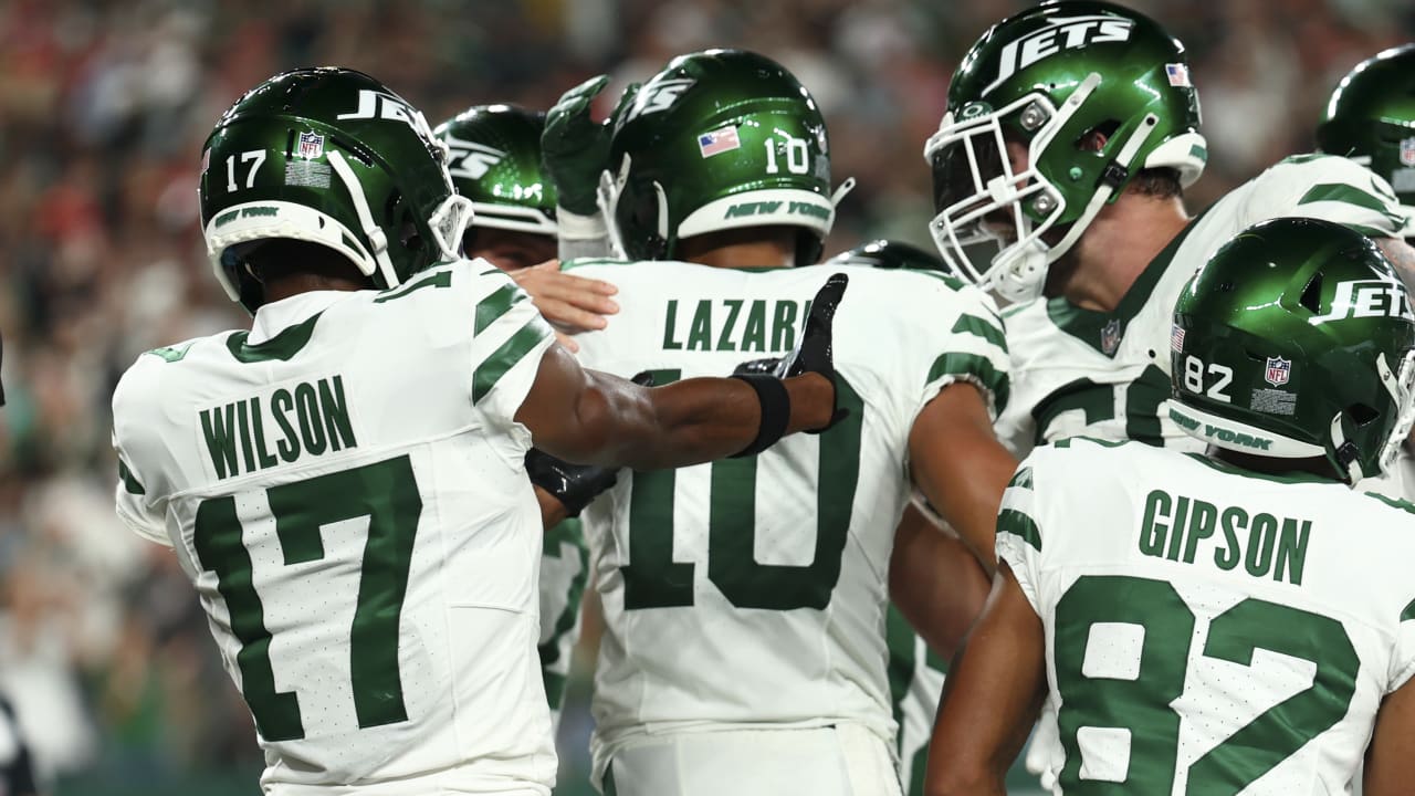 New York Jets wide receiver Allen Lazard boxes out Kansas City Chiefs ...