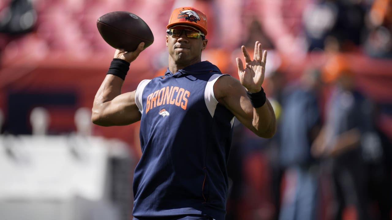 Broncos coach Nathanial Hackett says Russell Wilson (hamstring ...