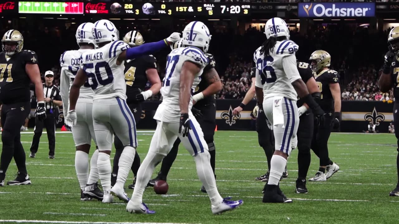 Field view: Superdome goes wild for Drew Brees' record 540th TD