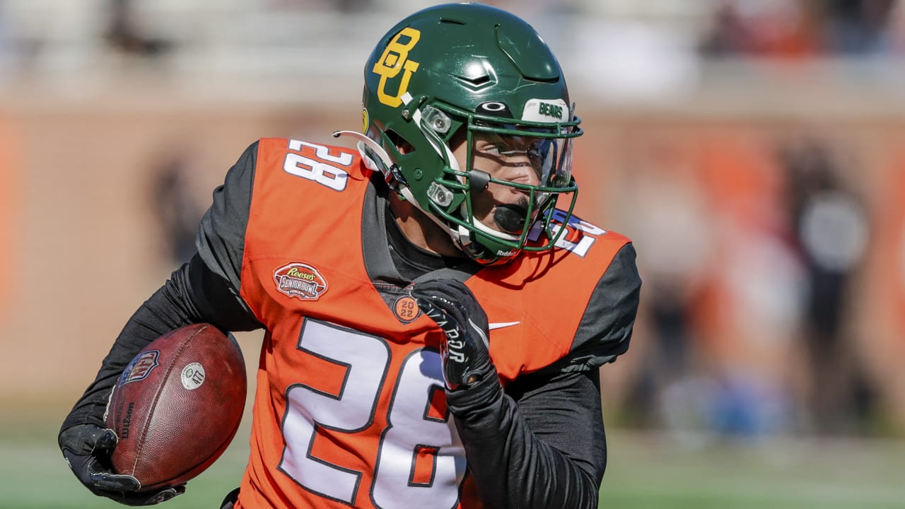 Nothing but OPEN space in front of Baylor Bears running back Abram ...