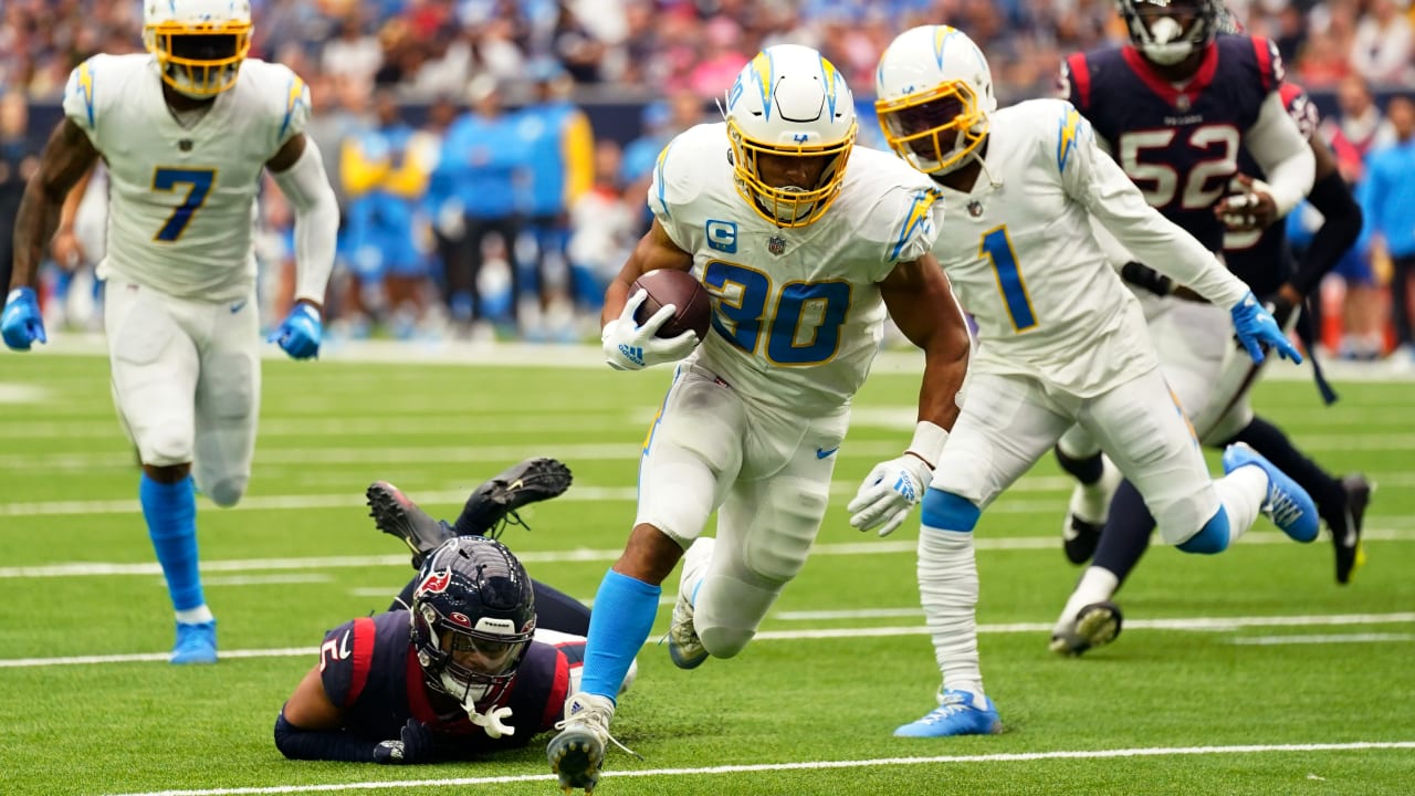Los Angeles Chargers running back Austin Ekeler flashes agility on his ...