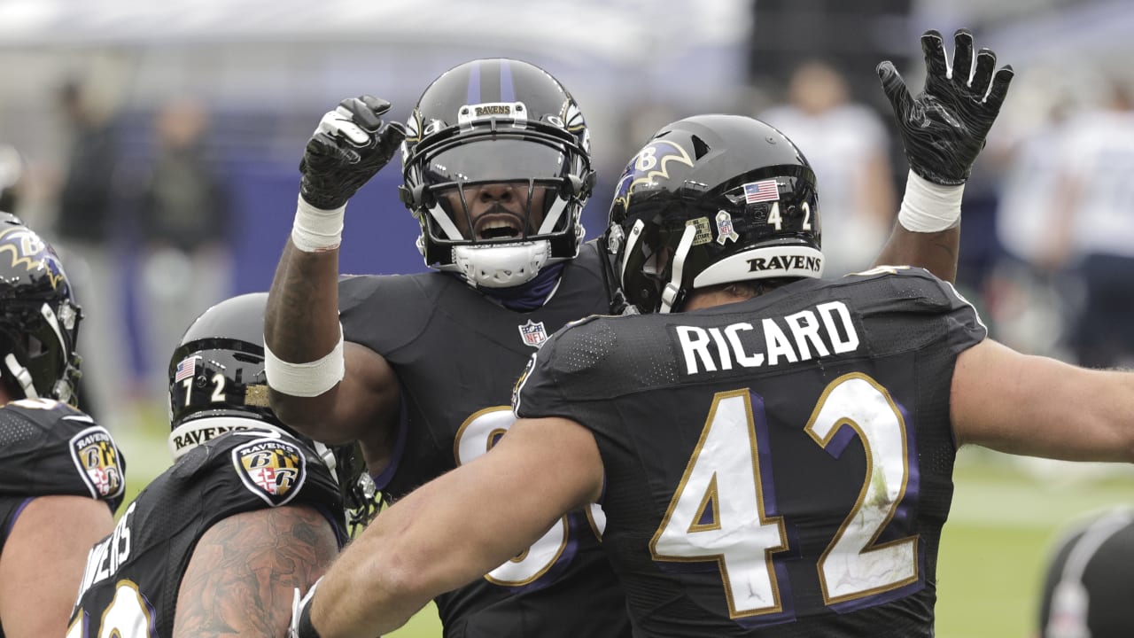 Baltimore Ravens wide receiver Dez Bryant makes first catch with the Ravens