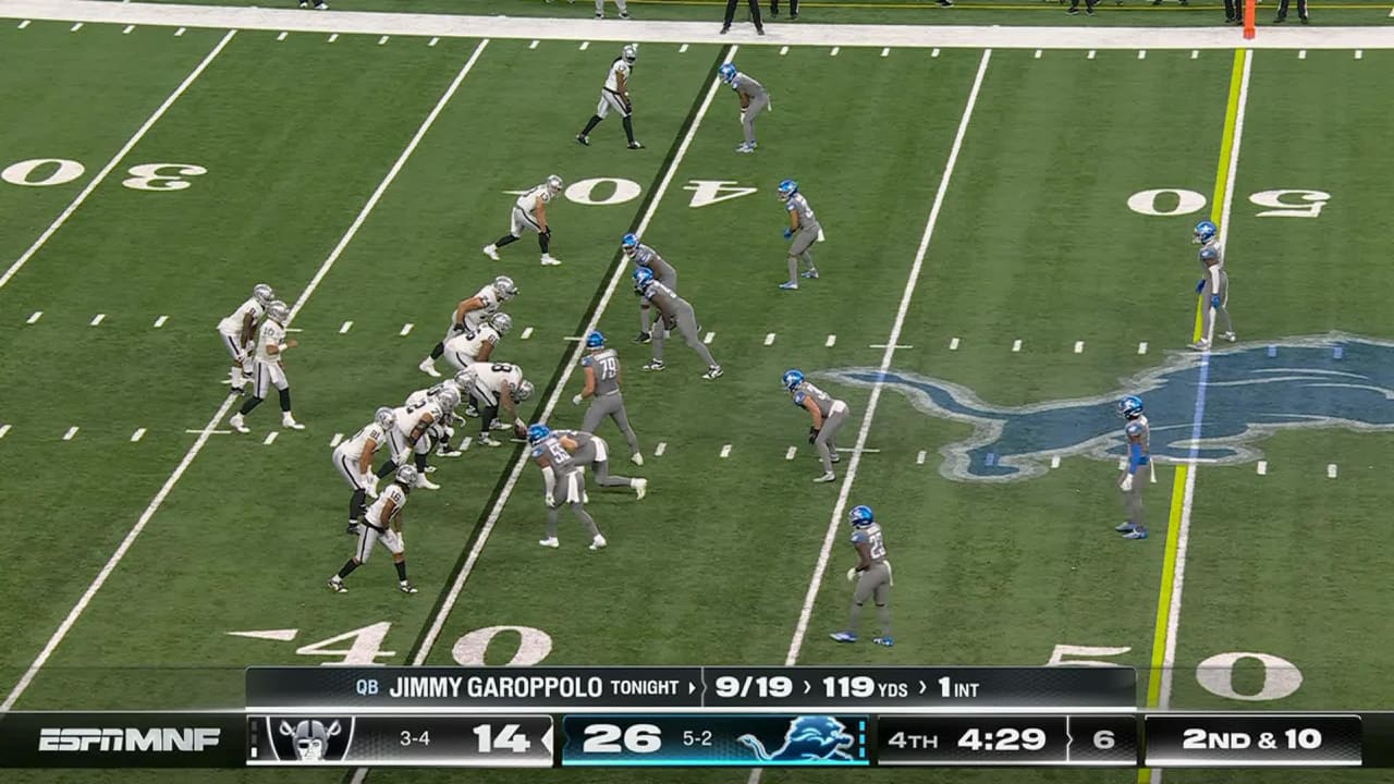 Las Vegas Raiders quarterback Jimmy Garoppolo misses a wide open wide ...