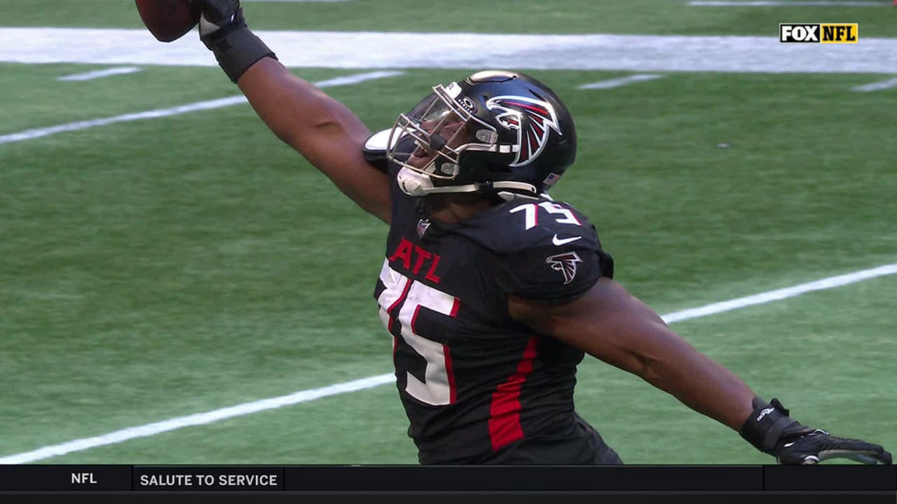 Big-man takeaway! Atlanta Falcons defensive end Kentavius Street snags ...