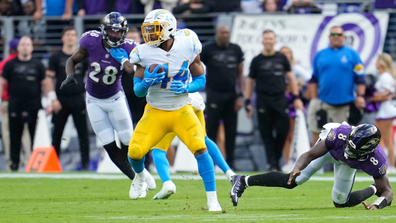 Lamar Jackson's pass goes directly to Los Angeles Chargers linebacker ...