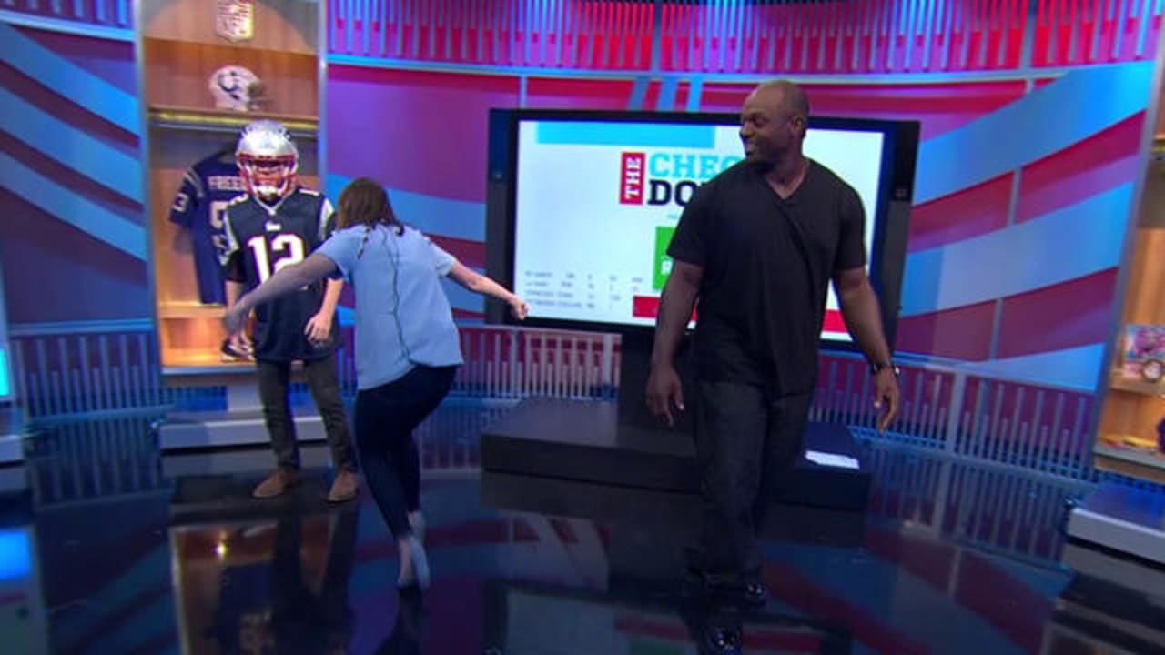 Dwight Freeney illustrates his patented spin move | The Checkdown
