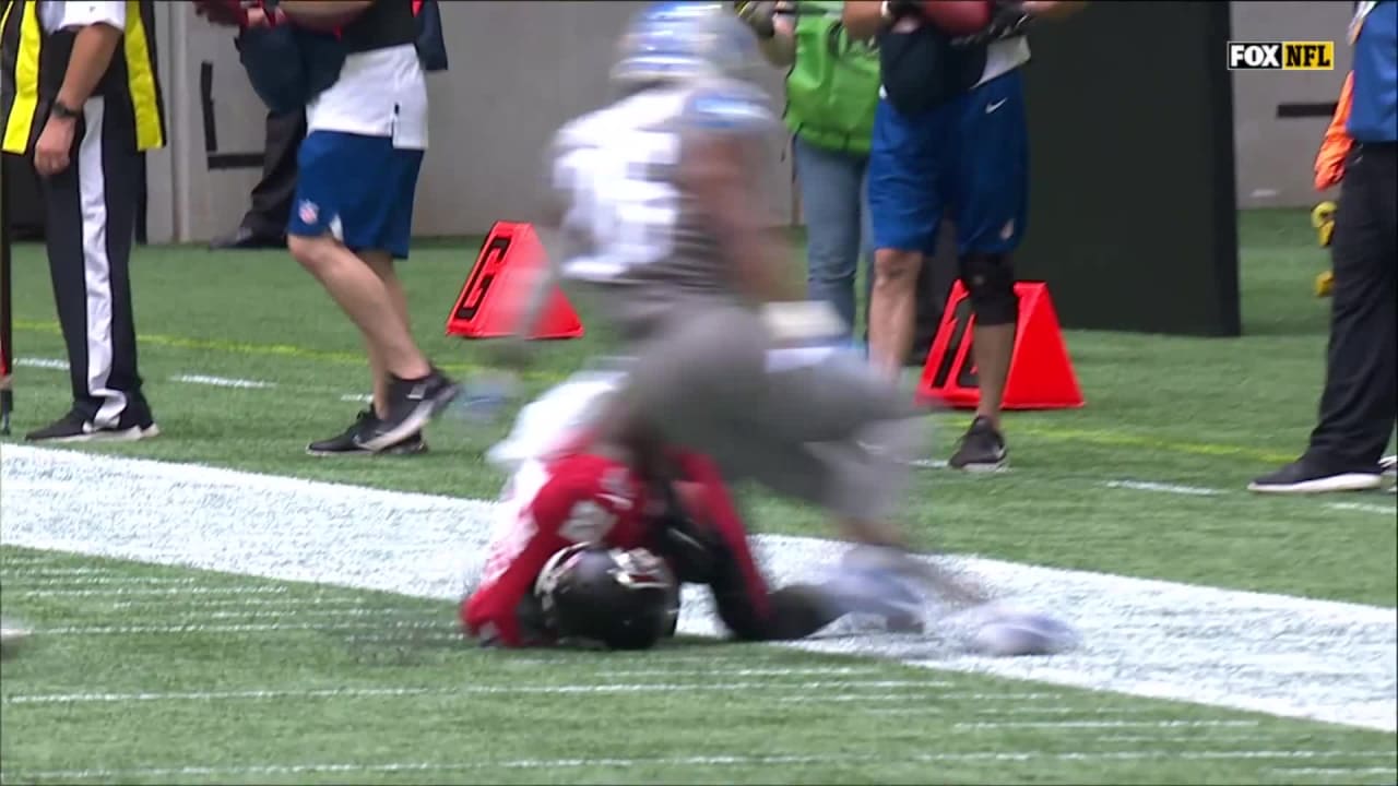 Atlanta Falcons wide receiver Calvin Ridley tracks down fading throw ...