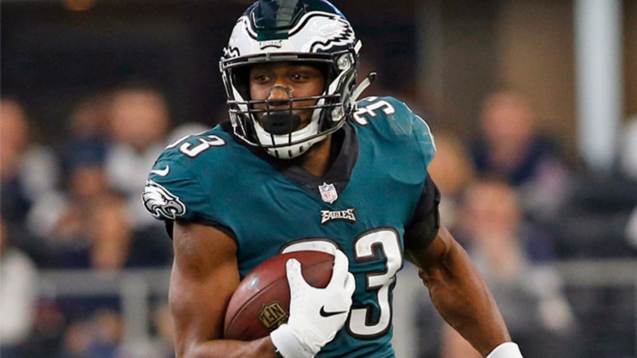 Josh Adams changes direction for 24-yard gain