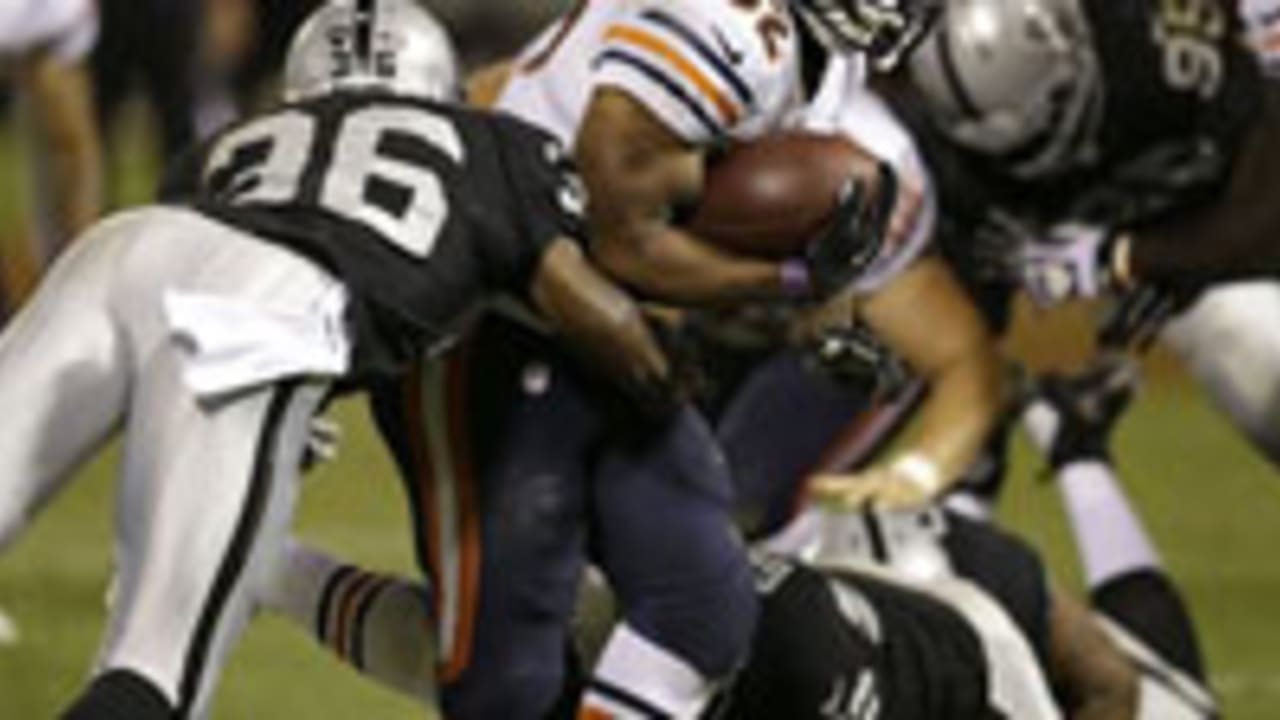 Chicago Bears beat Oakland Raiders as Matt Flynn struggles