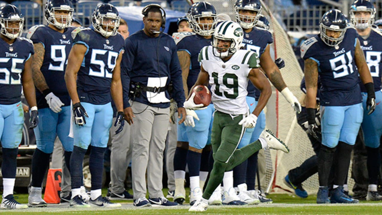 Andre Roberts returns kickoff 59 yards