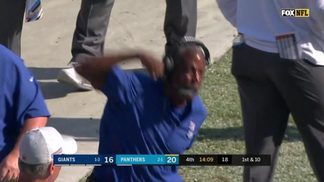 Giants coach fired up after flag for unnecessary roughness