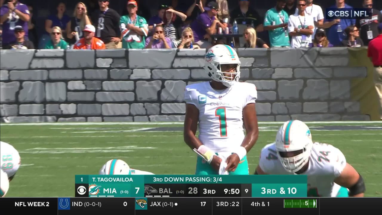 Miami Dolphins wide receiver Jaylen Waddle's 11-yard sliding catch nets ...