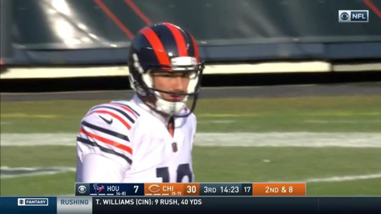 Chicago Bears tight end Cole Kmet takes sidearm from quarterback ...