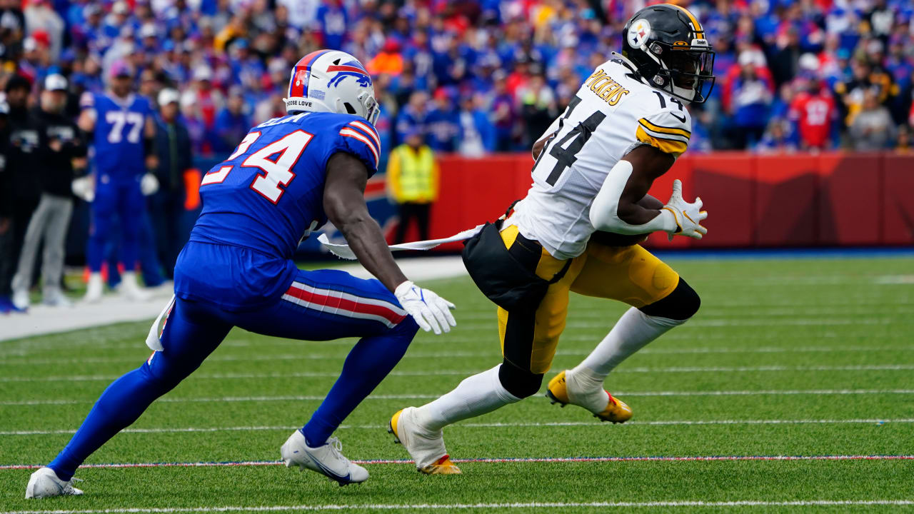 Pittsburgh Steelers wide receiver George Pickens highpoints quarterback ...