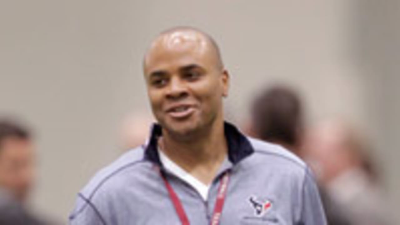 Texans GM Rick Smith: No. 1 pick open for business