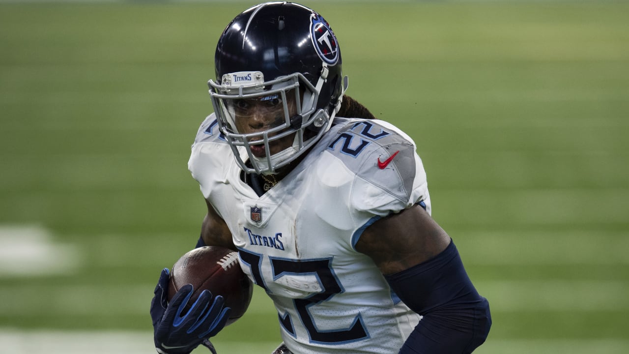 Tennessee Titans running back Derrick Henry shows strength and speed to ...