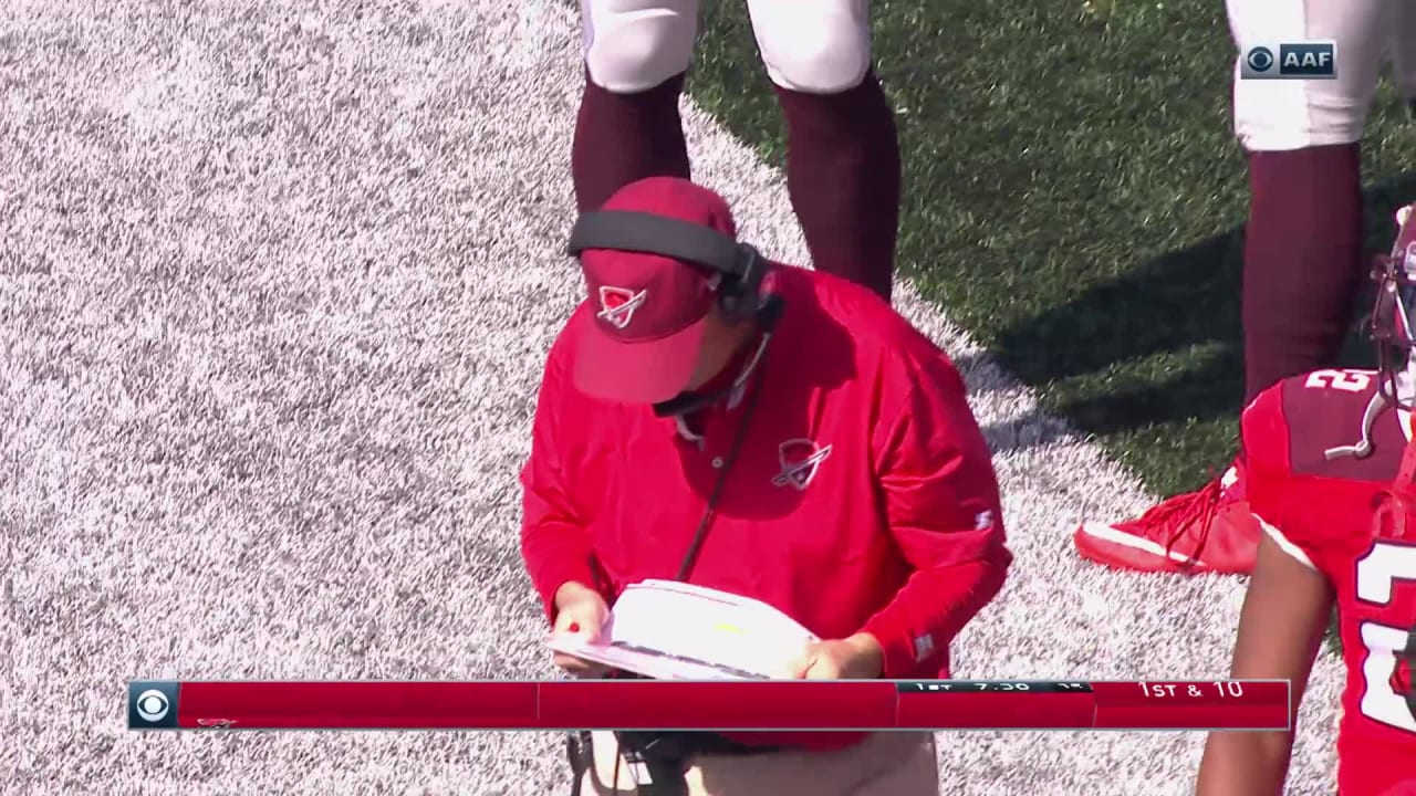 Kenneth Farrow II shows his moves up the middle for a 13-yard TD