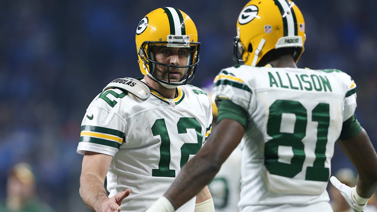 Packers clinch NFC North as Rodgers dominates Lions