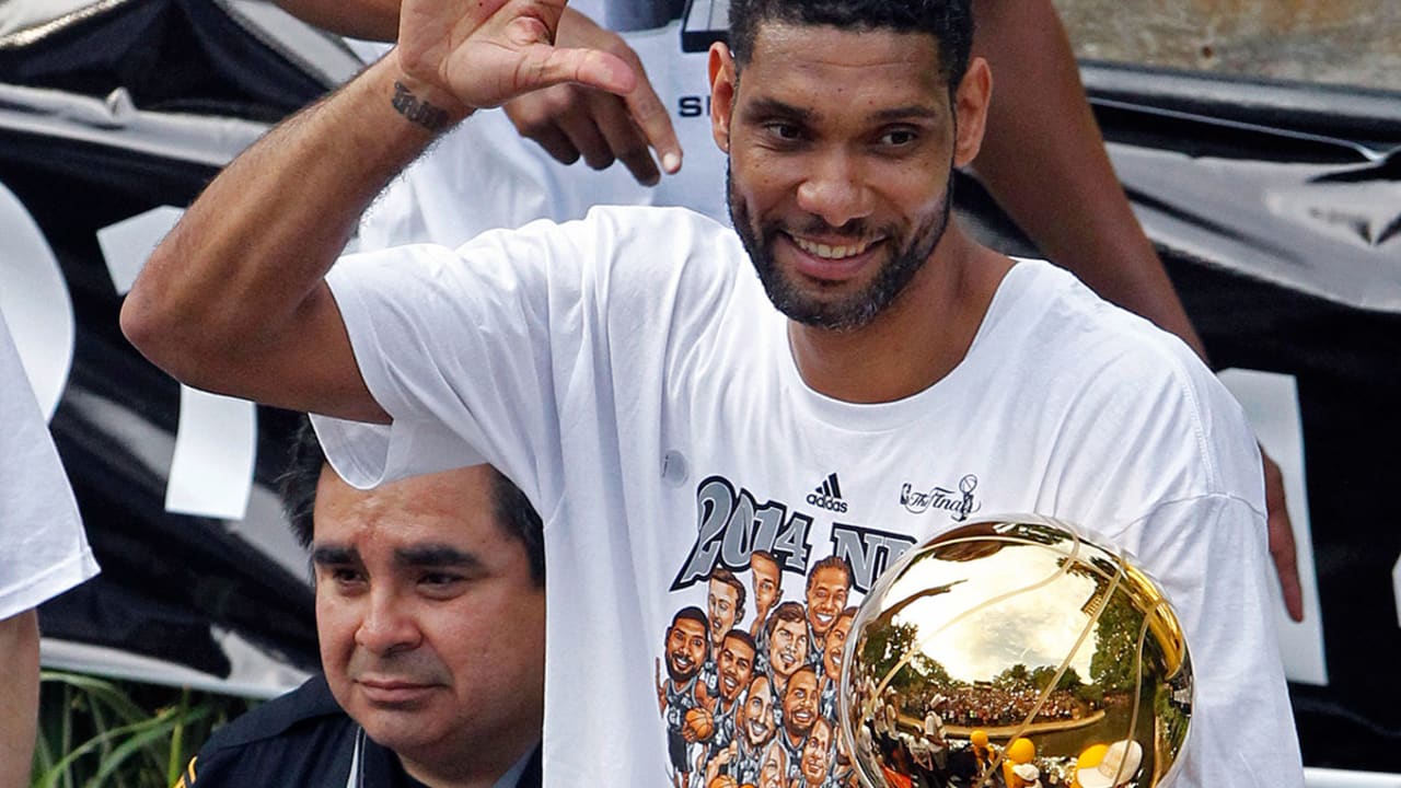 NFL players pay tribute to Tim Duncan's career