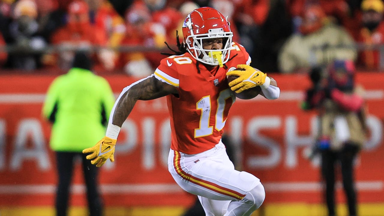 Kansas City Chiefs running back Isiah Pacheco explodes for 18-yard gain ...