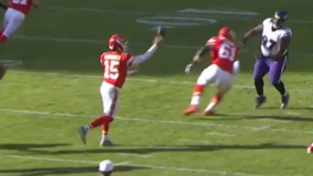 Tony Romo breaks down Mahomes' no-look pass