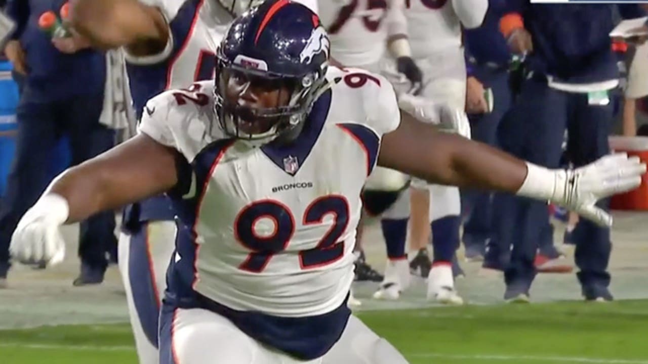 Zach Kerr pushes through line to sack Rosen