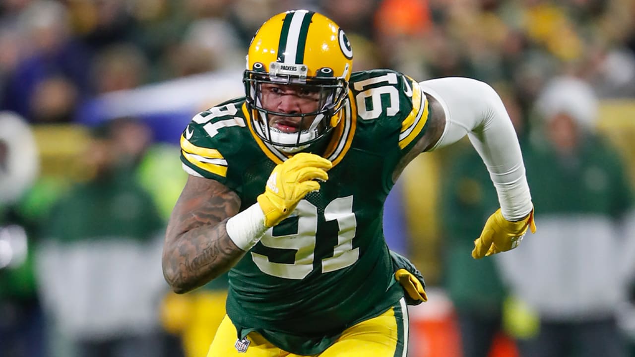 Green Bay Packers outside linebacker Preston Smith corrals Chicago ...