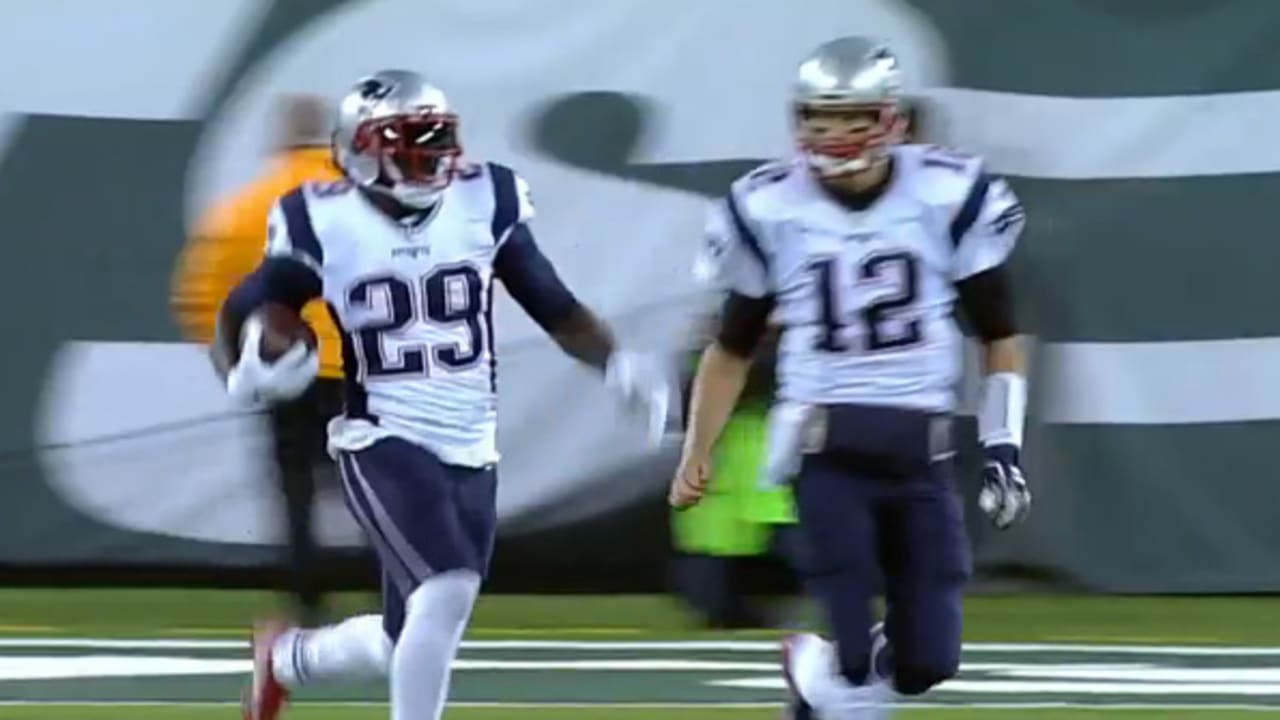 Tom Brady has fun with his adventure as lead blocker