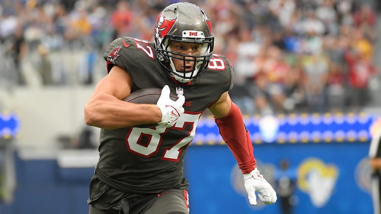 Buccaneers TE Rob Gronkowski active vs. Giants on Monday night