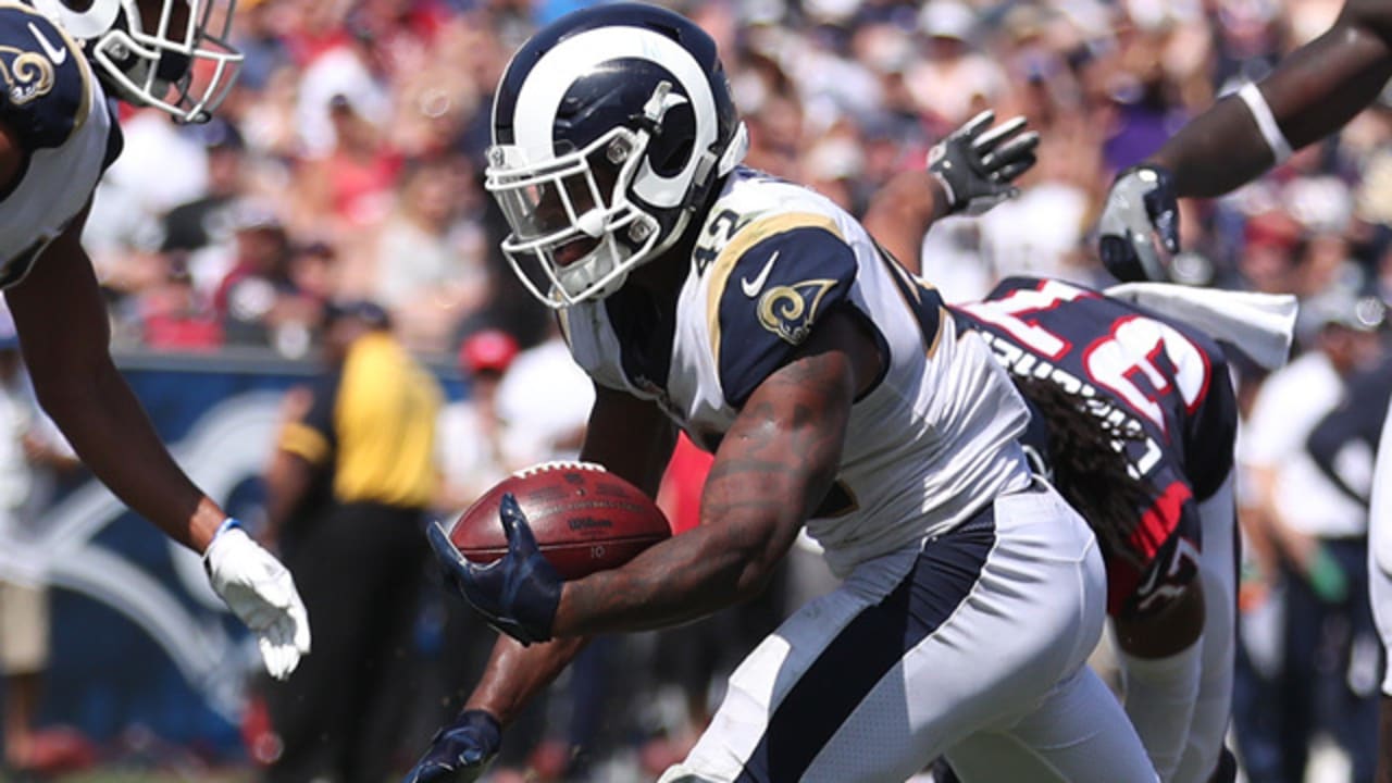 John Kelly spins, brushes off defenders for powerful 15-yard TD run