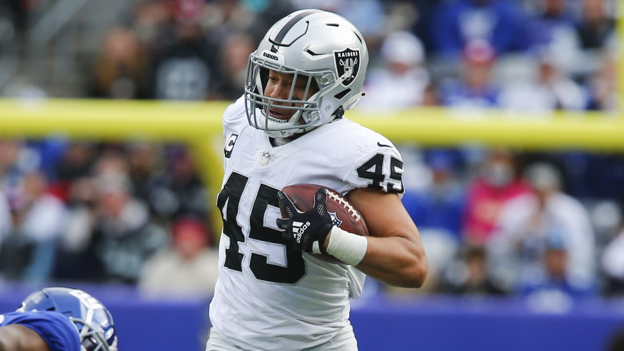 Las Vegas Raiders fullback Alec Ingold levitates over New York Giants ...