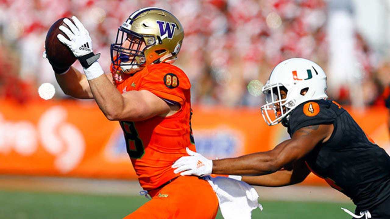 Drew Sample twists for impressive grab on TE throwback