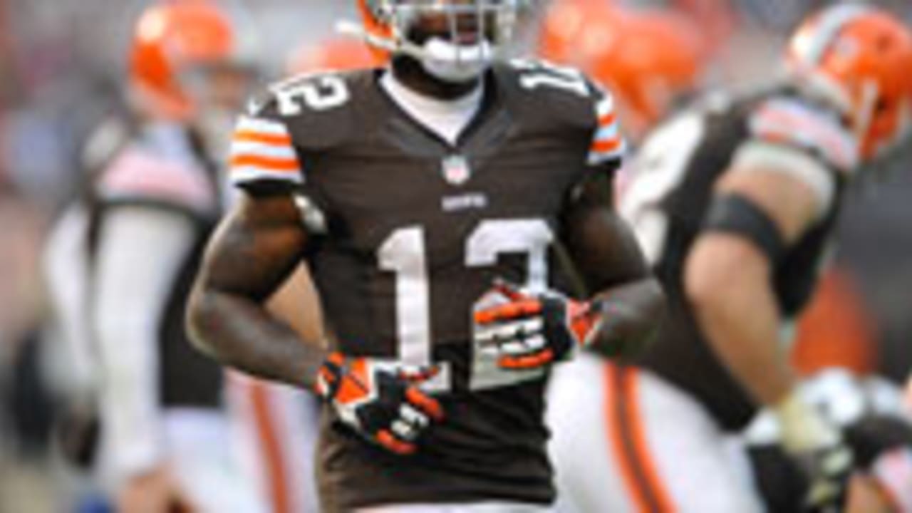 Browns' Josh Gordon sees club drafting top quarterback